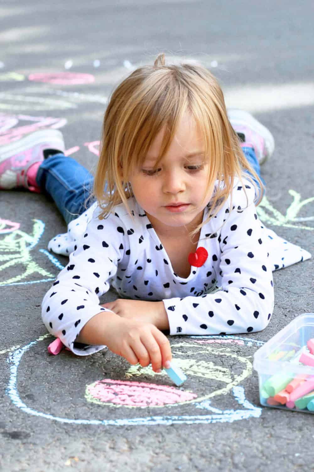 Cute Chalk Ideas for Toddlers (DIY, Art, Games and More)